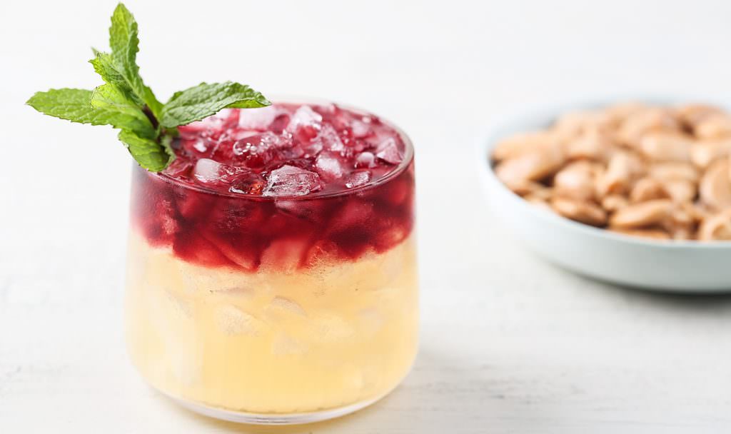 Sake Red Wine Spritzer Recipe: A Low Alcohol Cocktail