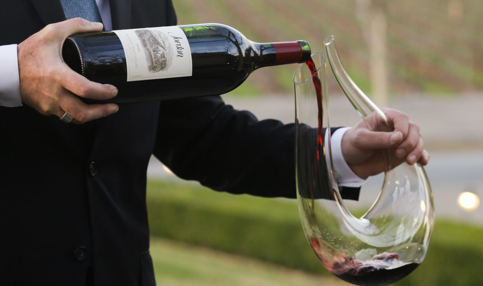 Decanting Tips and Tricks | Wine Country Table